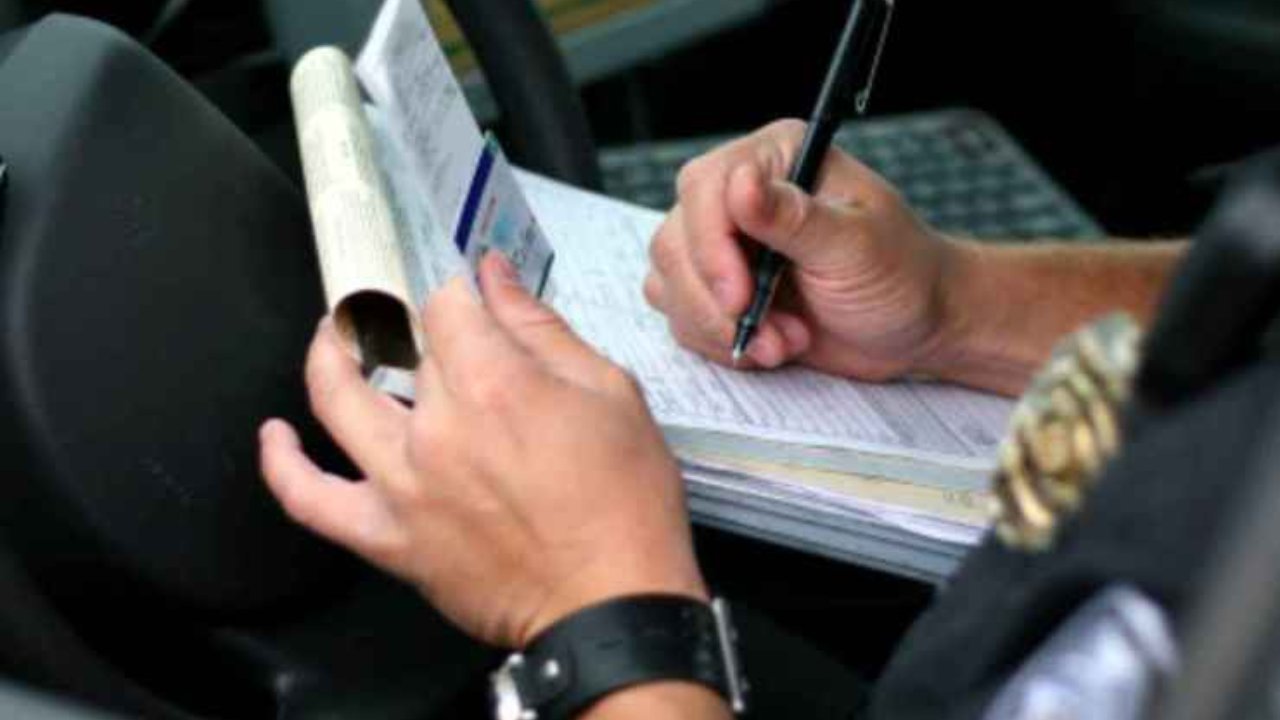 Esiste un modo per sapere se hai preso una multa?